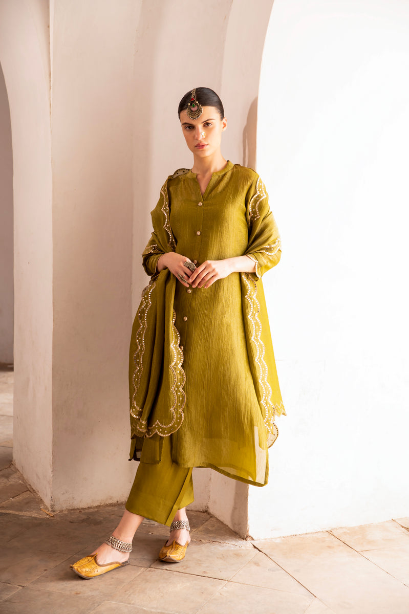OLIVE GREEN CRUSHED TISSUE KURTA SET – Karaj jaipur
